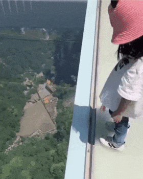 View from the heights - VideosGifs.Net