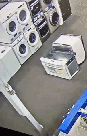 Be careful with the kitchen ... - VideosGifs.Net