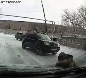 Car and snow - VideosGifs.Net