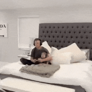 Cover my back - VideosGifs.Net