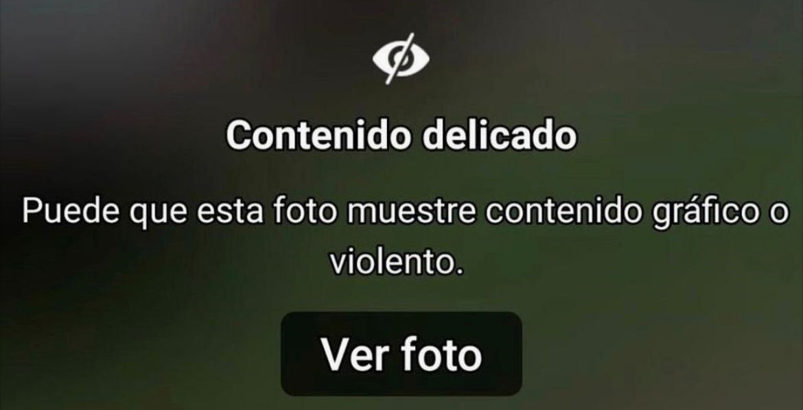 Sleeping cuddled in the shape of a spoon - VideosGifs.Net