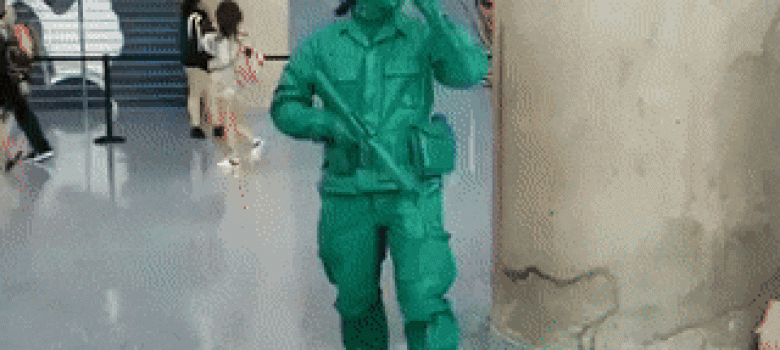 Frog Wearing a Frog Hat - VideosGifs.Net